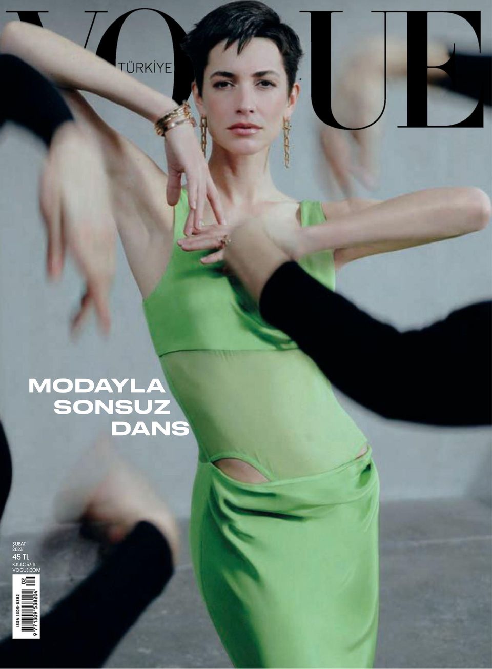 Get digital access to Vogue Türkiye - February 2023 issue | Magzter.com